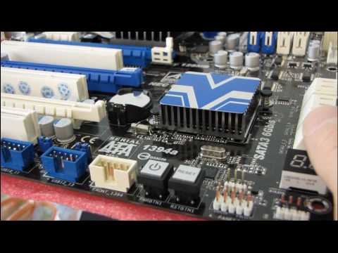 Asrock 890GX Extreme3 890GX CrossfireX Motherboard Unboxing & First Look Linus Tech Tips