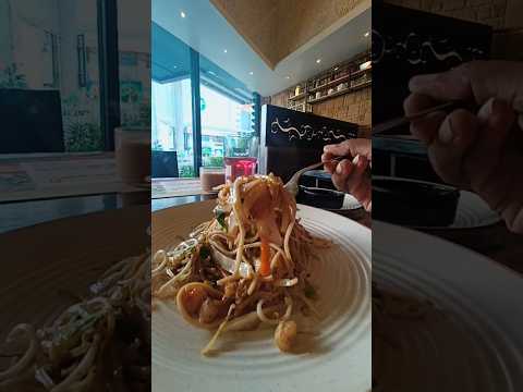 Calicut Notebook | Restaurant | Kochi | 🦐prawns Noodles 🍜 | Tea | Amazing food | Short