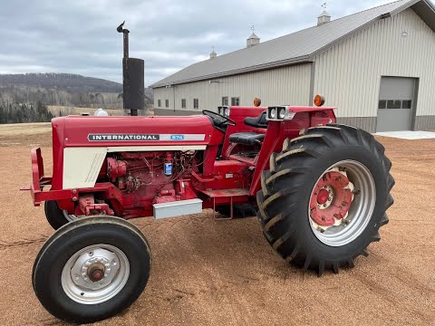 International Harvester 674 Tractor