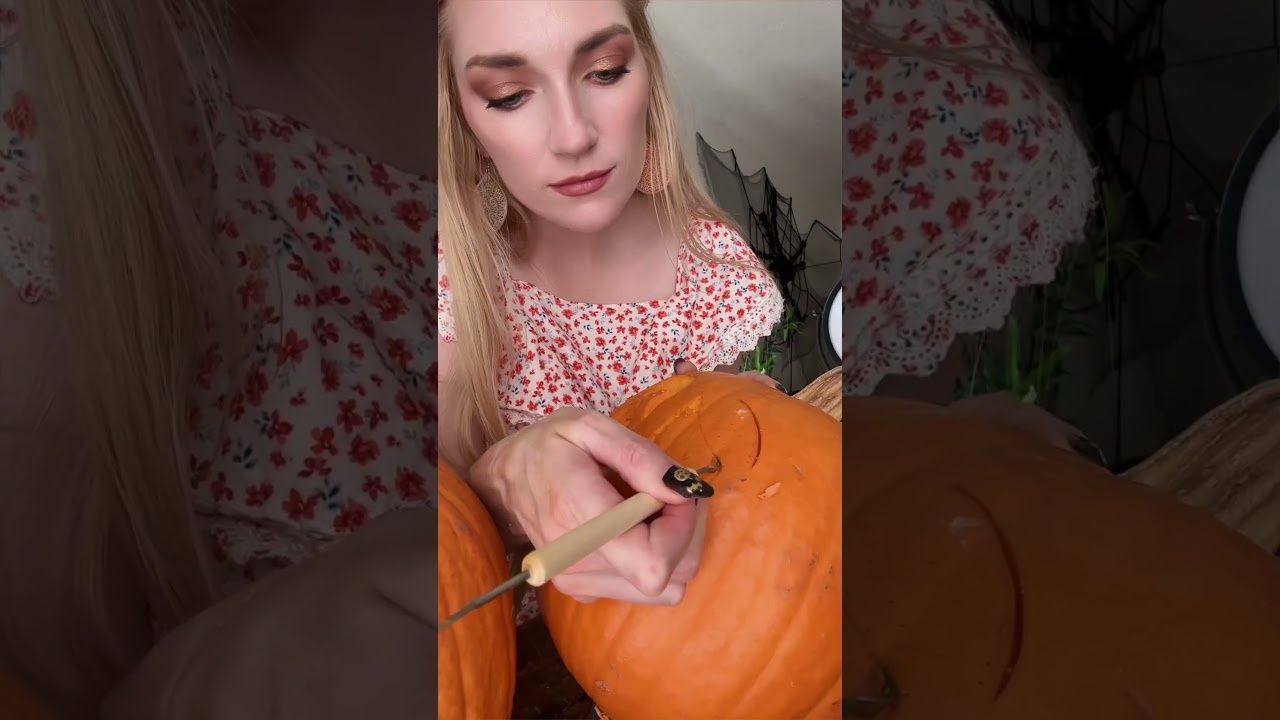 Pumpkin Carving Cinderella’s Carriage #halloween2023 #pumpkincarving #diyhalloweendecor