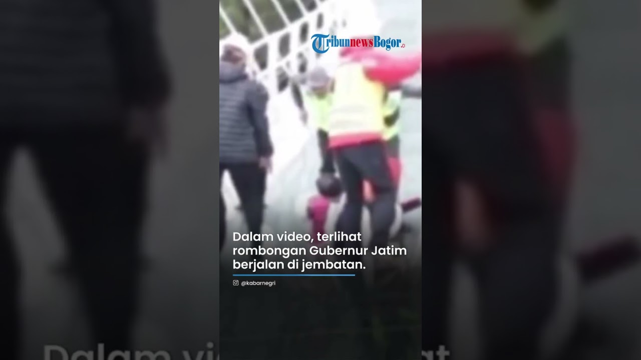 Detik-detik Gubernur Jatim Khofifah Terpeleset saat Berjalan di ... Detik-detik Gubernur Jatim Khofifah Terpeleset saat Berjalan di ...