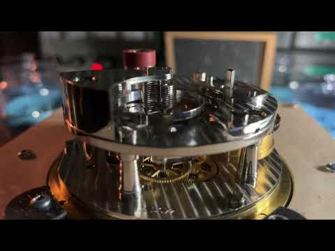 Hamilton Model 21 ship’s chronometer (120 fps)