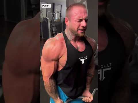 Matteodicecco93 ππ#muscleman #fitness #tattoo #daddy