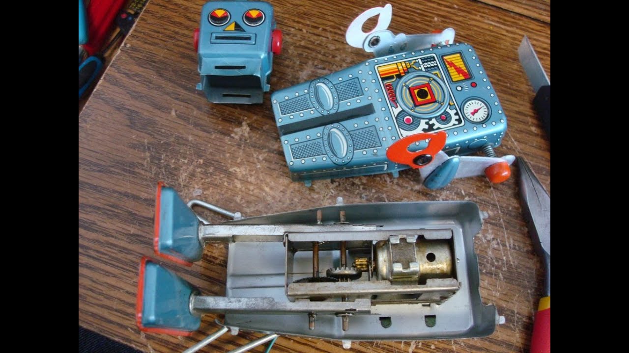 1950's Mechanical Robot. Battery operated 