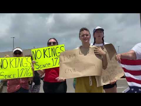 Scenes from "No Kings" demonstration in Waco, Texas (June 14, 2025)
