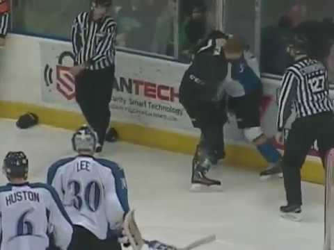 Fedor Rudakov vs. Cody Paivarinta, March 04, 2017 - Kootenay Ice vs ...