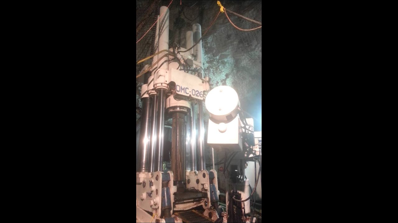 Raisebore drill rod change