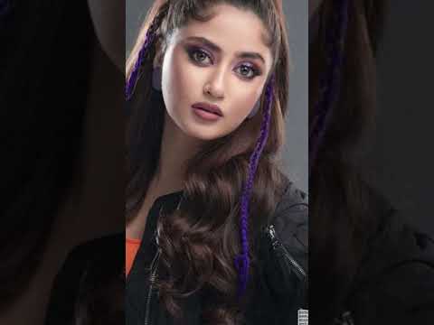 Sajal Ali group photo Instagram story daily December 14 #shorts