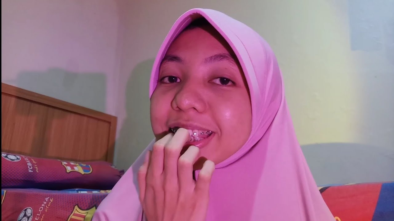 1 Minute ASMR Teeth Tapping With Braces (Fast Tapping)