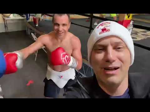 Azat Hovanissyan best at 122lbs pissed they took away # 1 ranked spot with no fight | Esnews boxing
