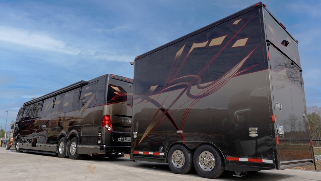 This Prevost With Matching Stacker Trailer Is a Must-See, American ...