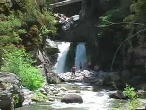 White water rafting and kayaking on the Klamath River in California with Orange Torpedo Trips