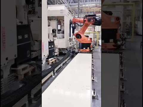 ⚙ Robot Track Motion Test with KUKA Integration#evsrobot #track #rail #factoryautomation #robot