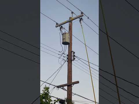 Has anyone from Santa clara got the power outages? The connecter fell of for 30 minutes SMH