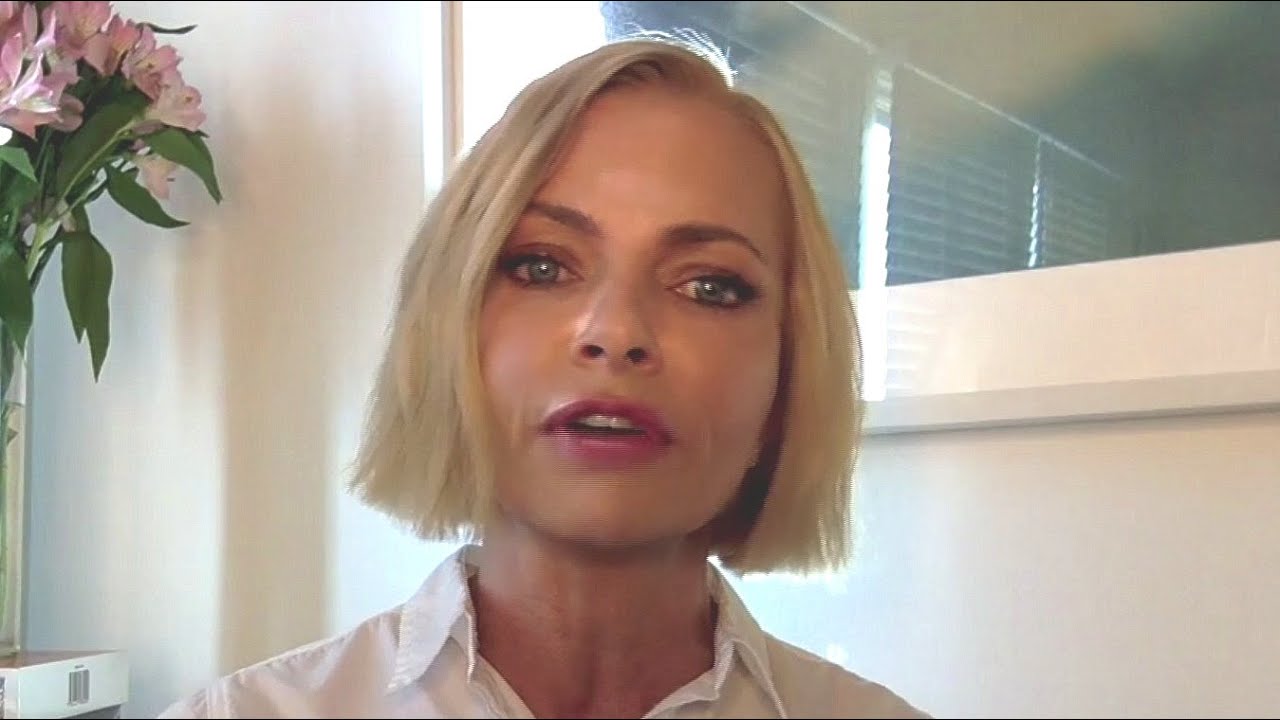 'Mom' actress Jamie Pressly talks dealing with struggles through comedy