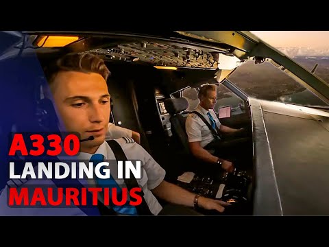 COCKPIT View Landing Mauritius - A330