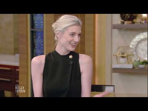 Elizabeth Debicki Spent Valentine’s Day at the Museum of Natural History