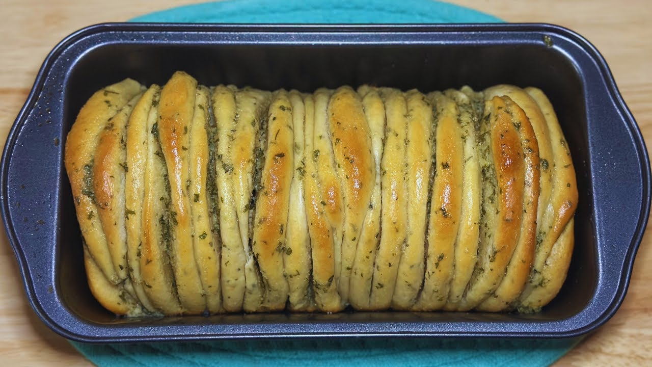 Sourdough Garlic Pull Apart Bread | Made with Sourdough Discard