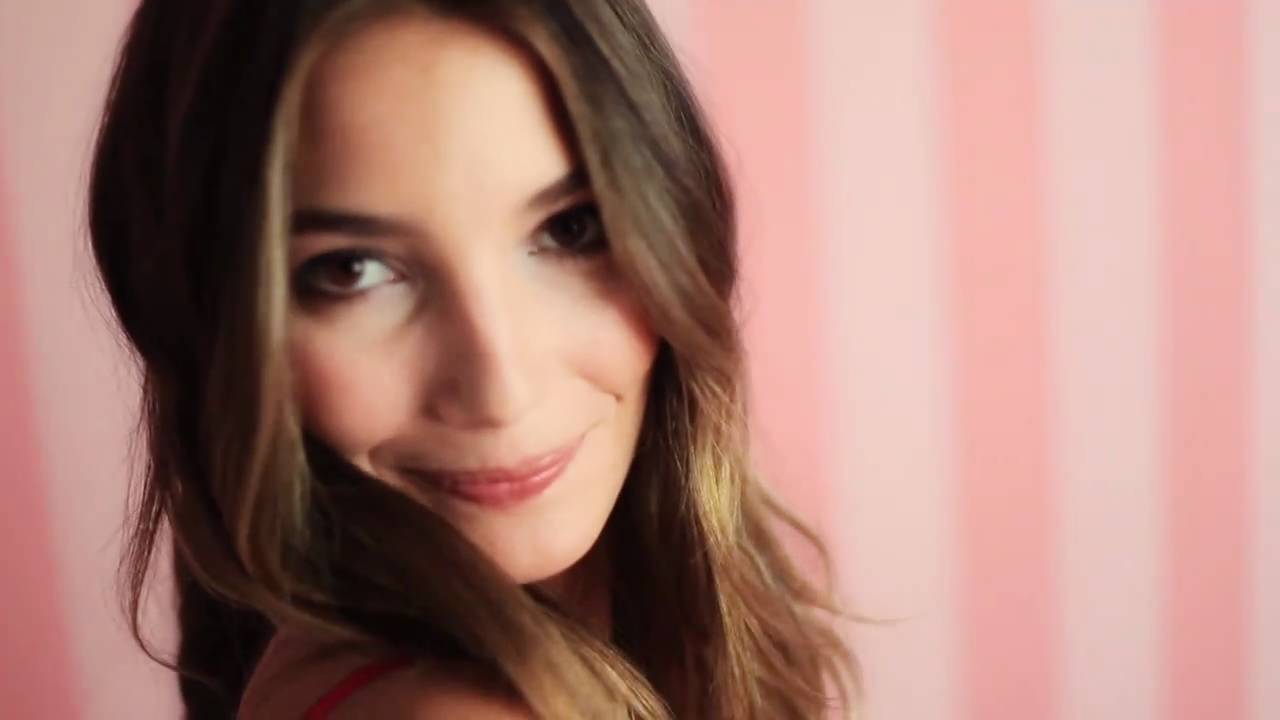 A Valentine How-To from the Victoria's Secret Angels
