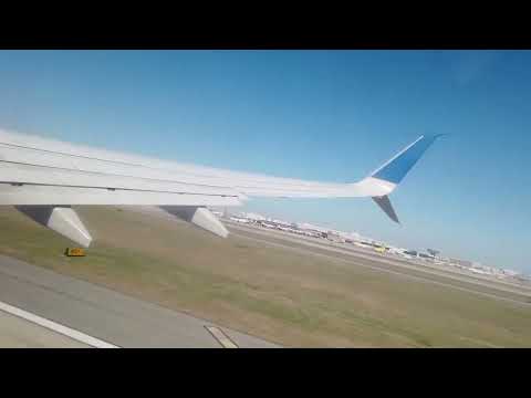 United B737 taking off Houston Bush Intercontinental Airport | IAH Airport | Houston Texas