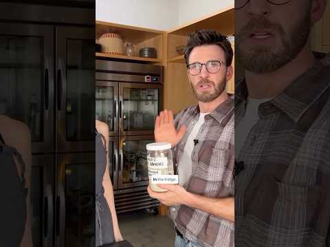 Chris stay away from the kitchen π
#chrisevans #dakotajohnson #materialists