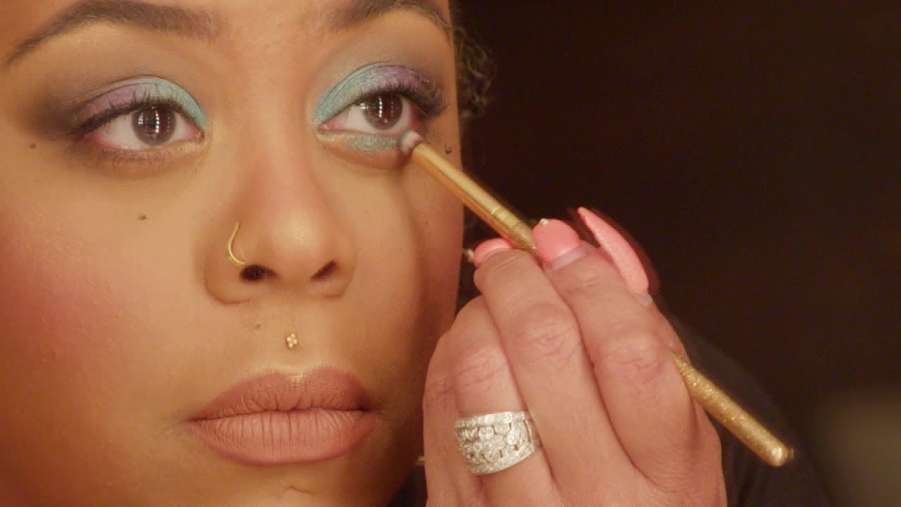 Woman Who Never Leaves The House Without Makeup Gets a Fresh-Faced MakeUNDER