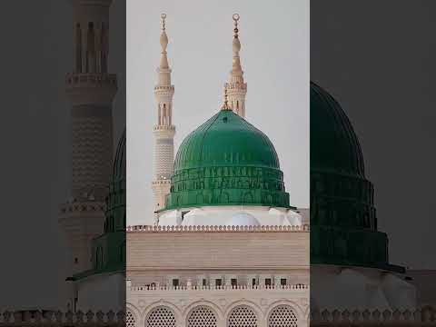 Ghumbad E Khizra Glowing After Rain At Masjid Nabawi #rain #madina #glow #youtubeshorts #shorts