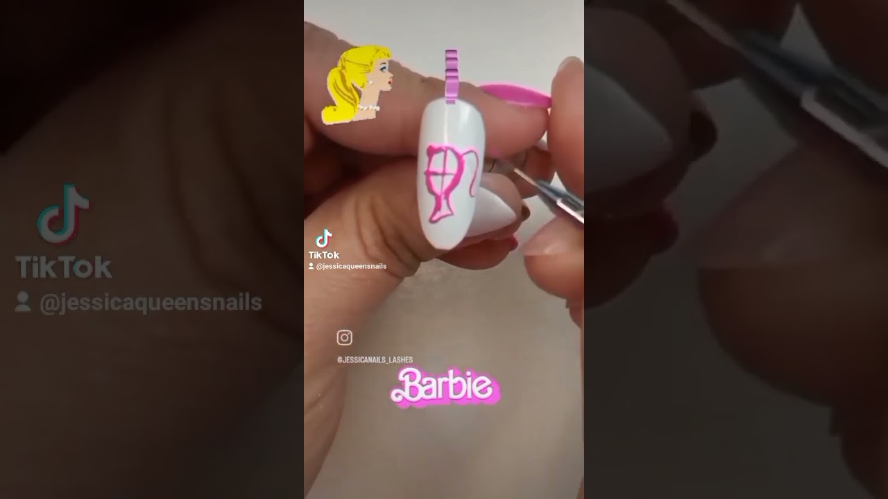 silueta de Barbie, nailart💕