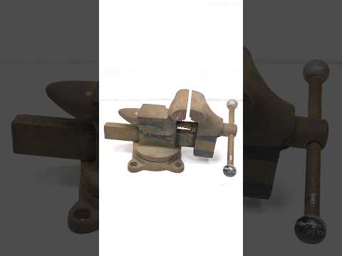 Completely rusted bench vise restored in 60 seconds #restoration