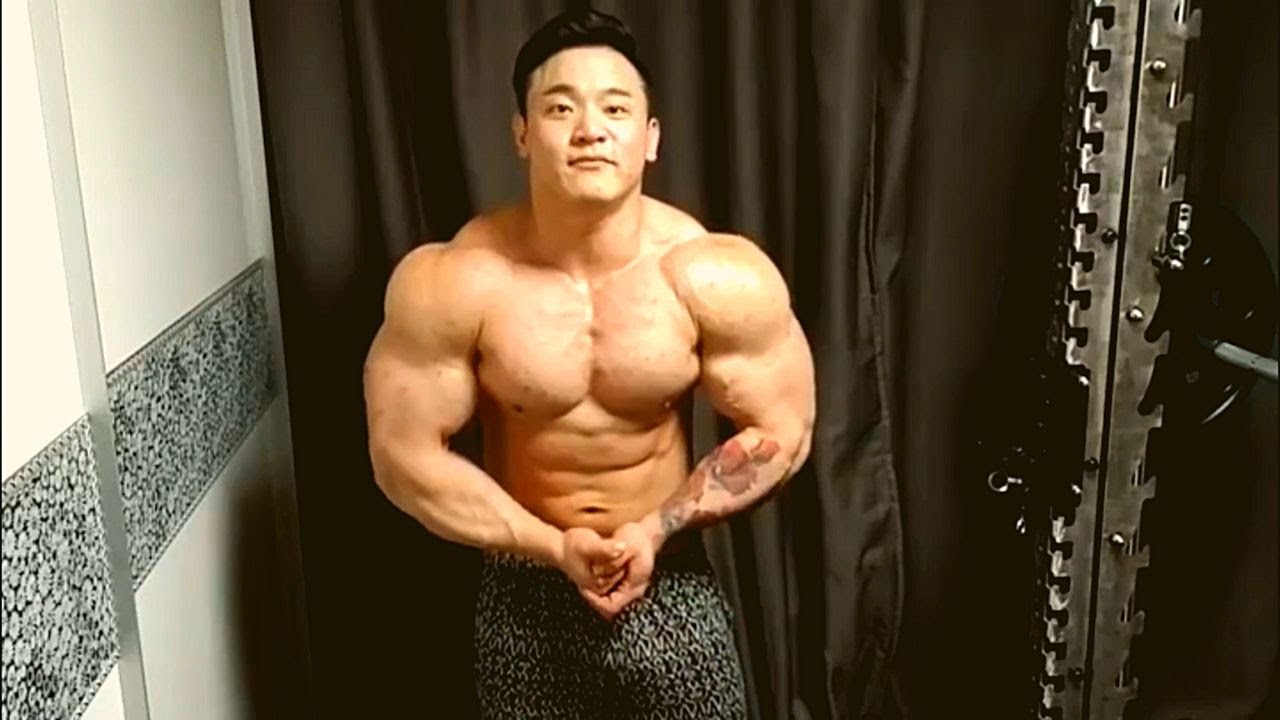 Compilation Korean Bodybuilder Muscle Flexing #4