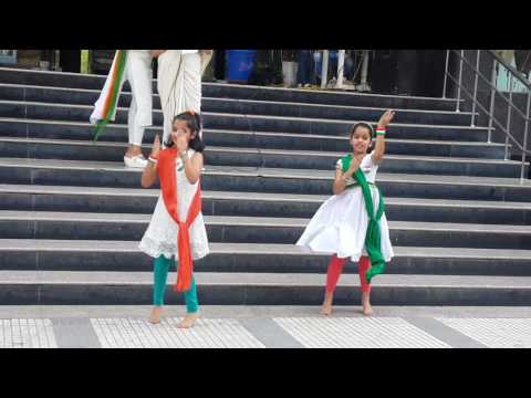 Patriotic song Desh Rangeela FANAA by Medha Sharma & Kavishi Jain DPS Indirapuram Independence Day