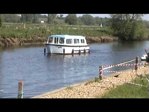 Beccles Boats.mpg