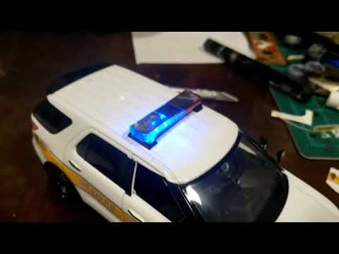 1/24 POLICE: Illinois State Police Explorer with lights and siren. 6-85