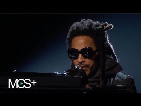 At the Oscars, Lenny Kravitz performs In Memoriam 2023 | MCSPRONTO.COM
