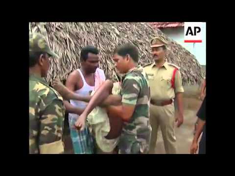 4:3 Hundreds of thousands flee eastern India as Cyclone Hudhud hits land