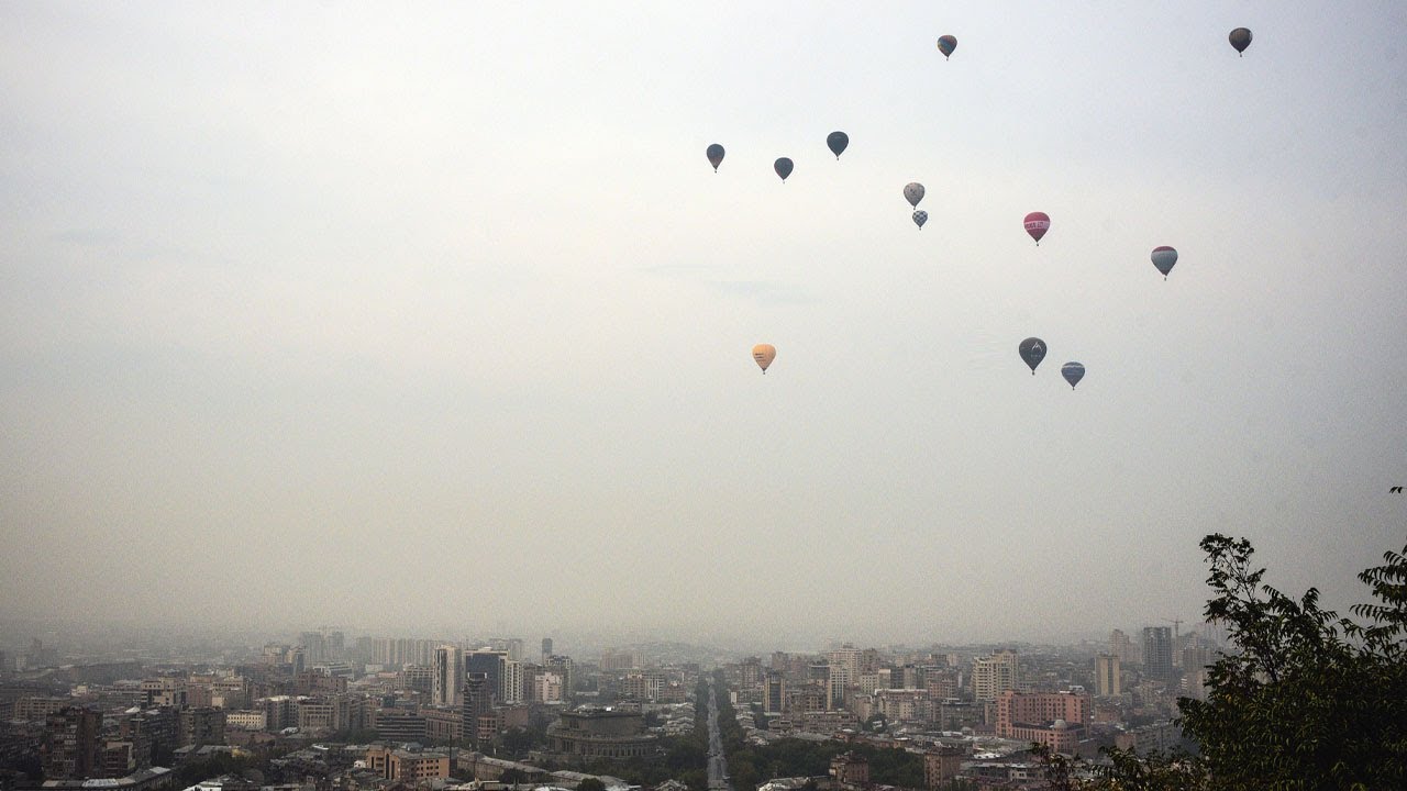 Hot air balloon ride to discover Yerevan from above the clouds