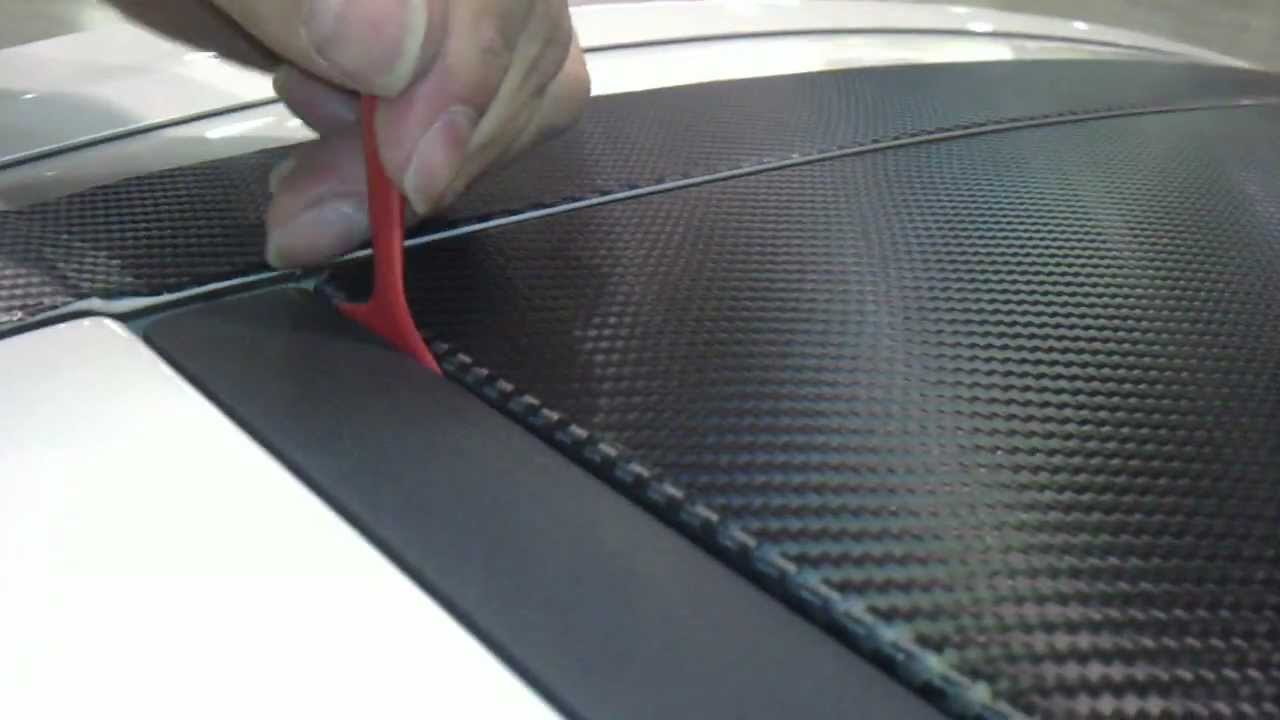 Carwrap with Flextreme squeegee Avery