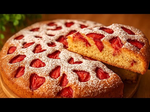 💚 The perfect strawberry cake in just a few minutes🍓 Simple and delicious!