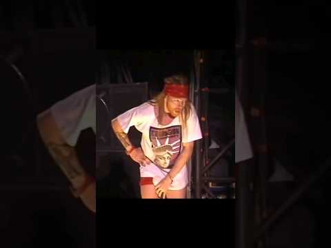 Axl Rose FUNNY MOMENT (1992) #axlrose #rock #gunsnroses #gnr #music #fyp #shorts