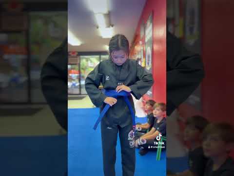 How to tie your taekwondo belt #martialart #bensonhurst #karate #brooklyn #martialarts