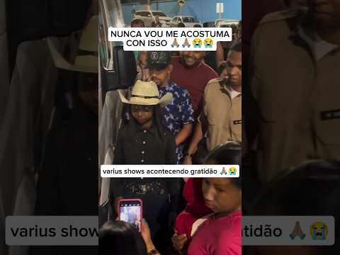 Menina da bota faz sucesso com shows viralizou #meninadabota