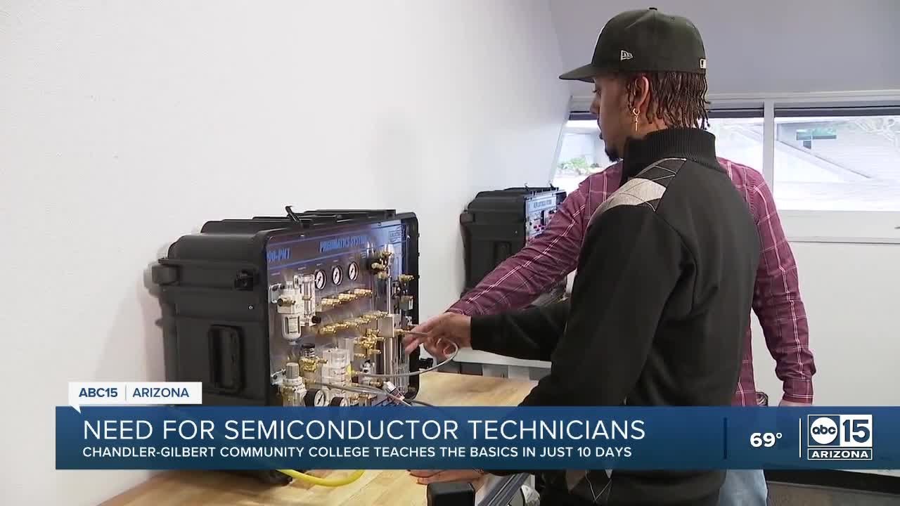 Community college boot camp trains semiconductor technicians quickly