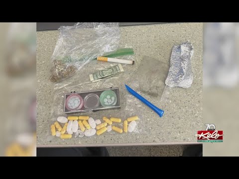 3 people arrested after Roberts County traffic stop