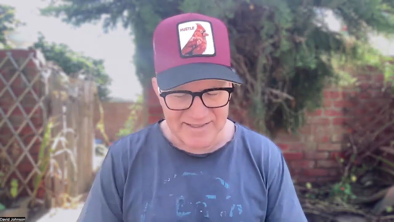 Trump vs Somalia - Trump vs. Venezualans  - Trump vs. The Economy, plus Peter Thiel