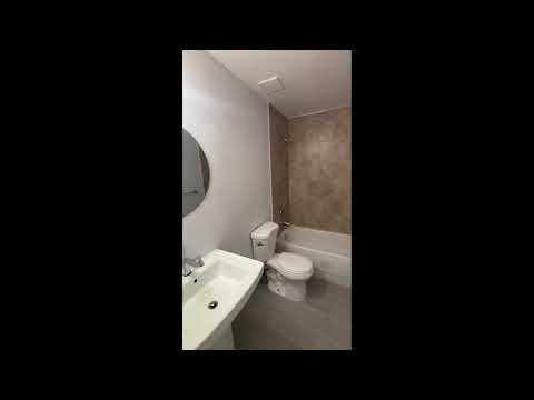 14042 NE 2nd St - Miami FL 33161