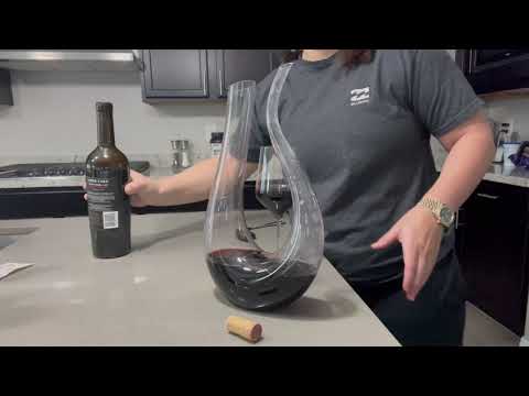 Review of Smaier Wine Decanter, U Shaped Glass
