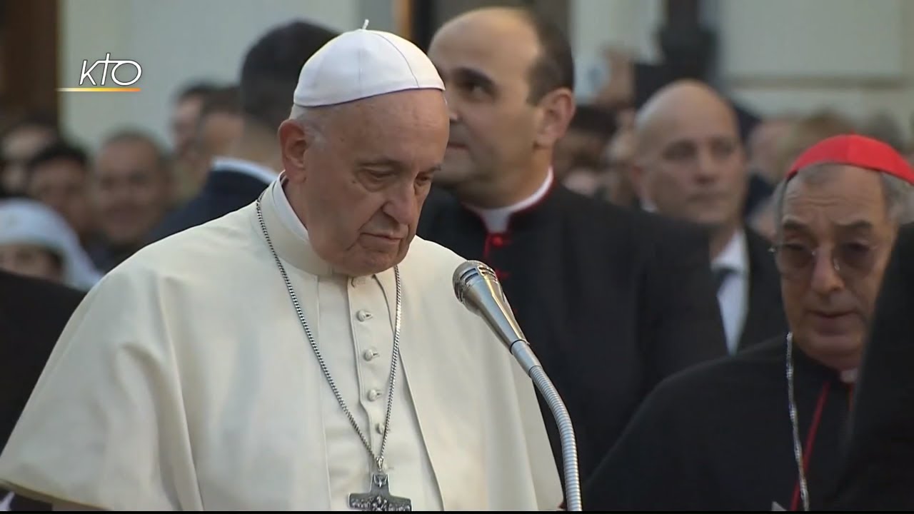 Prayer to the Virgin Mary with Pope Francis