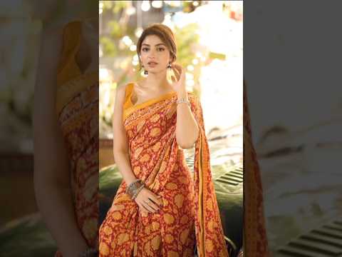 Kinza Hashmiโs Stunning Saree Look on Eid | Desi Diva Vibes