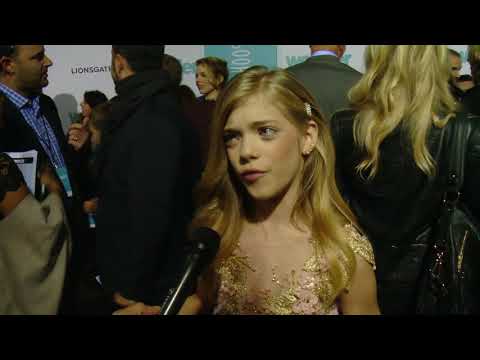 Wonder LA World Premiere - Itw Elle McKinnon (official video)
