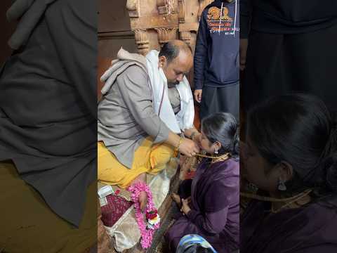 Guru diksha dete huye jai jai shri